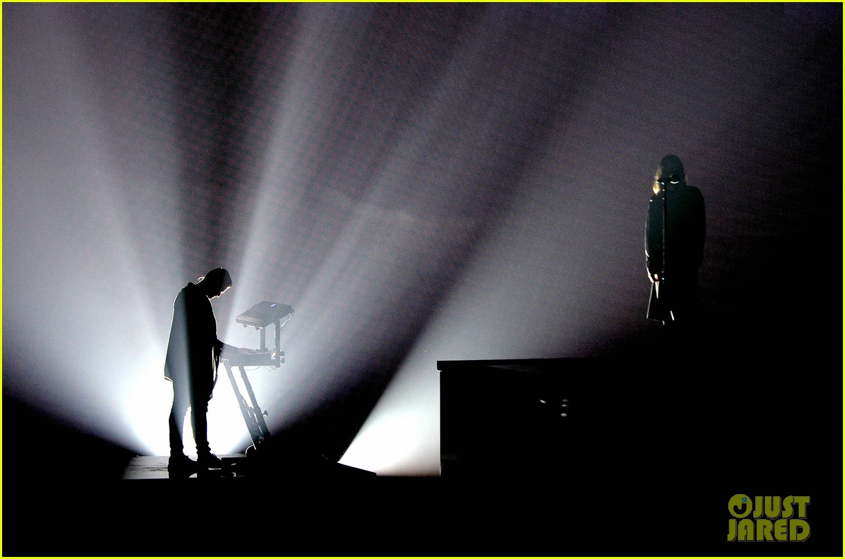Thirty Seconds to Mars Perform 'City of Angels' at iHeartRadio Music ...