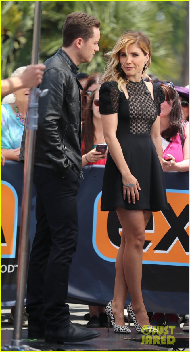Sophia Bush Handcuffs Mario Lopez During 'Extra' Interview!: Photo ...