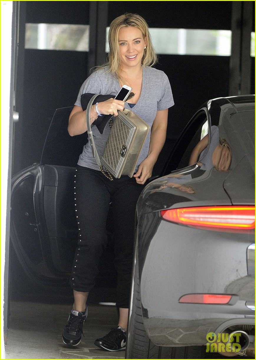 Hilary Duff Shows Her Impressive Strength with Total Body Gym Workout ...