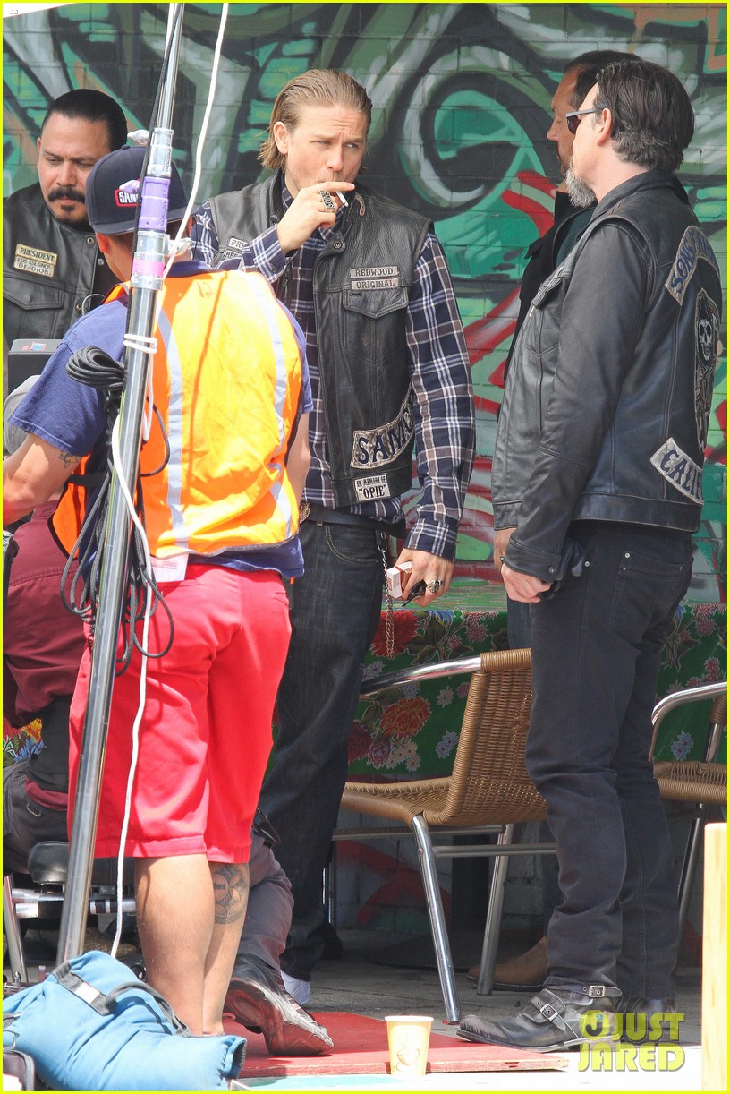 Charlie Hunnam Gets All Made Up on 'Sons of Anarchy' Set: Photo 3124259 ...
