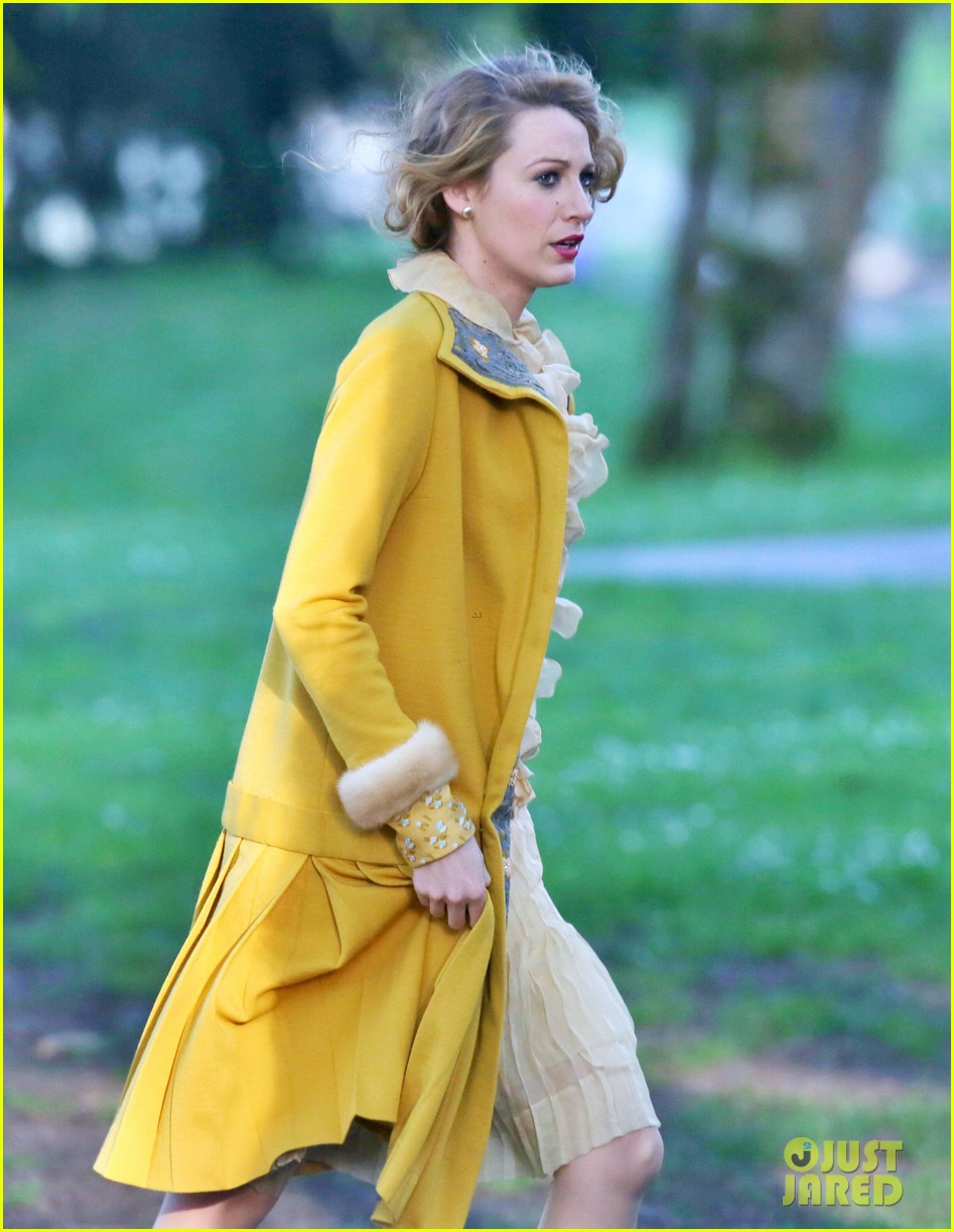 Blake Lively Hits the Beach in Burnaby for 'Age of Adaline'!: Photo ...