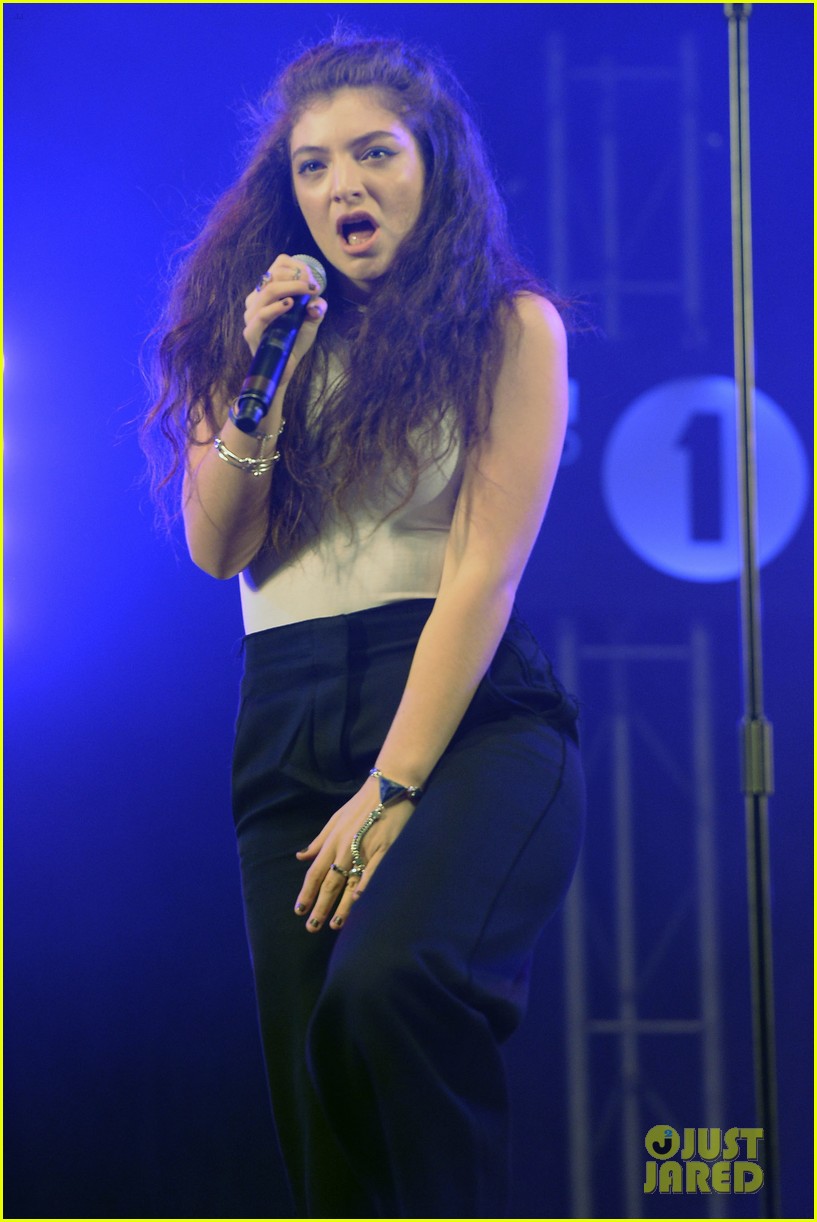 See Pics From Lorde's Performance at Radio 1's Big Weekend!: Photo ...