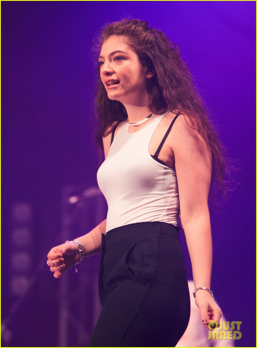 See Pics From Lorde's Performance at Radio 1's Big Weekend!: Photo ...