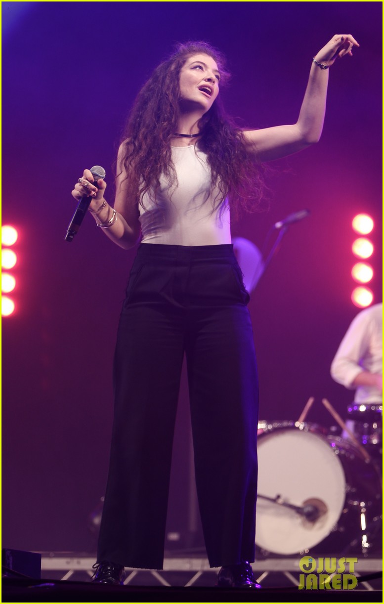 See Pics From Lorde's Performance at Radio 1's Big Weekend!: Photo ...