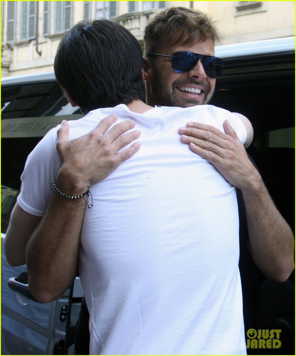 Ricky Martin Shows His Fans Lots of Love in Italy: Photo 3123805 ...