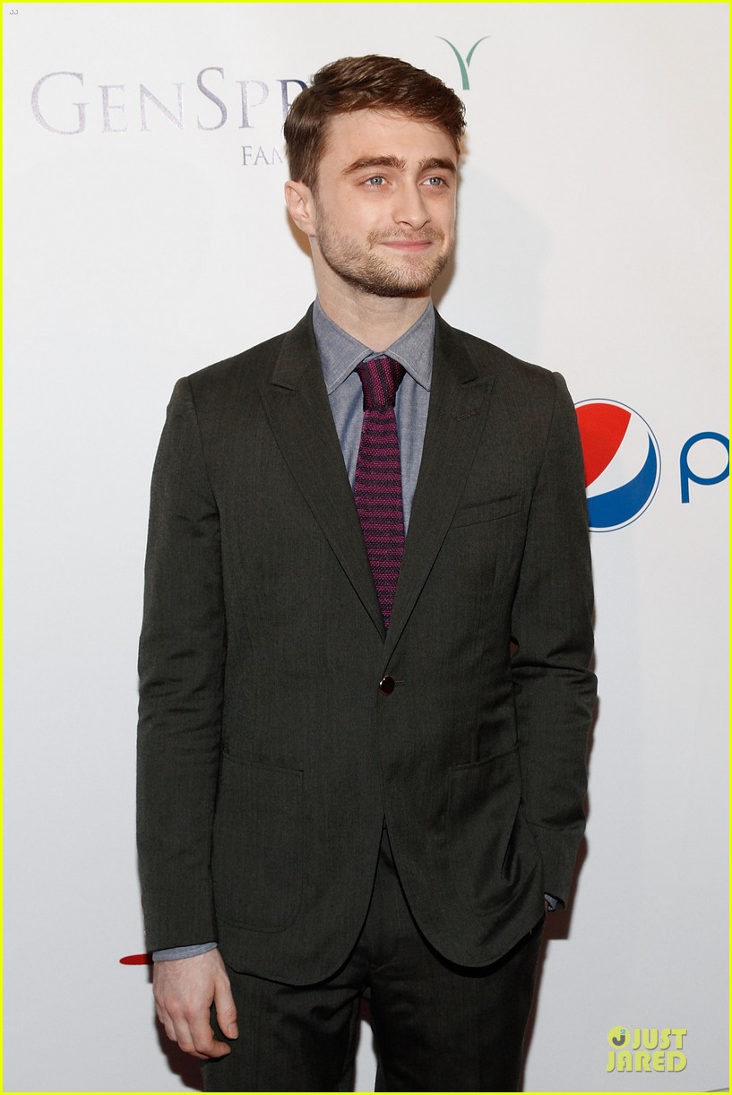 Daniel Radcliffe & Neil Patrick Harris Rock a Suit & Tie at Drama ...