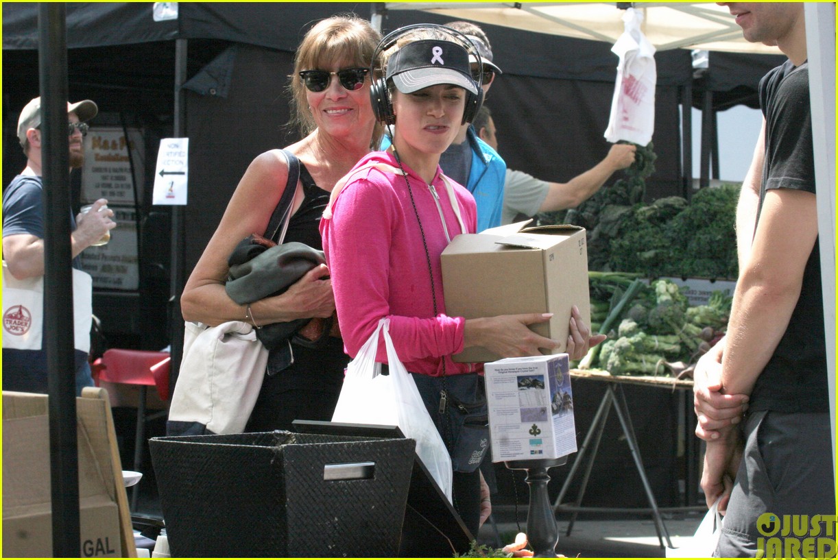 Nikki Reed is All Smiles at the Sunday Farmer's Market!: Photo 3122104 ...