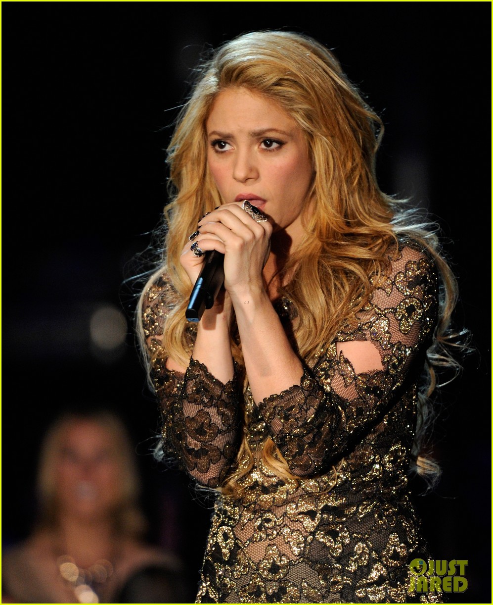 Shakira Performs 'Empire' at Billboard Music Awards 2014 (Video): Photo ...