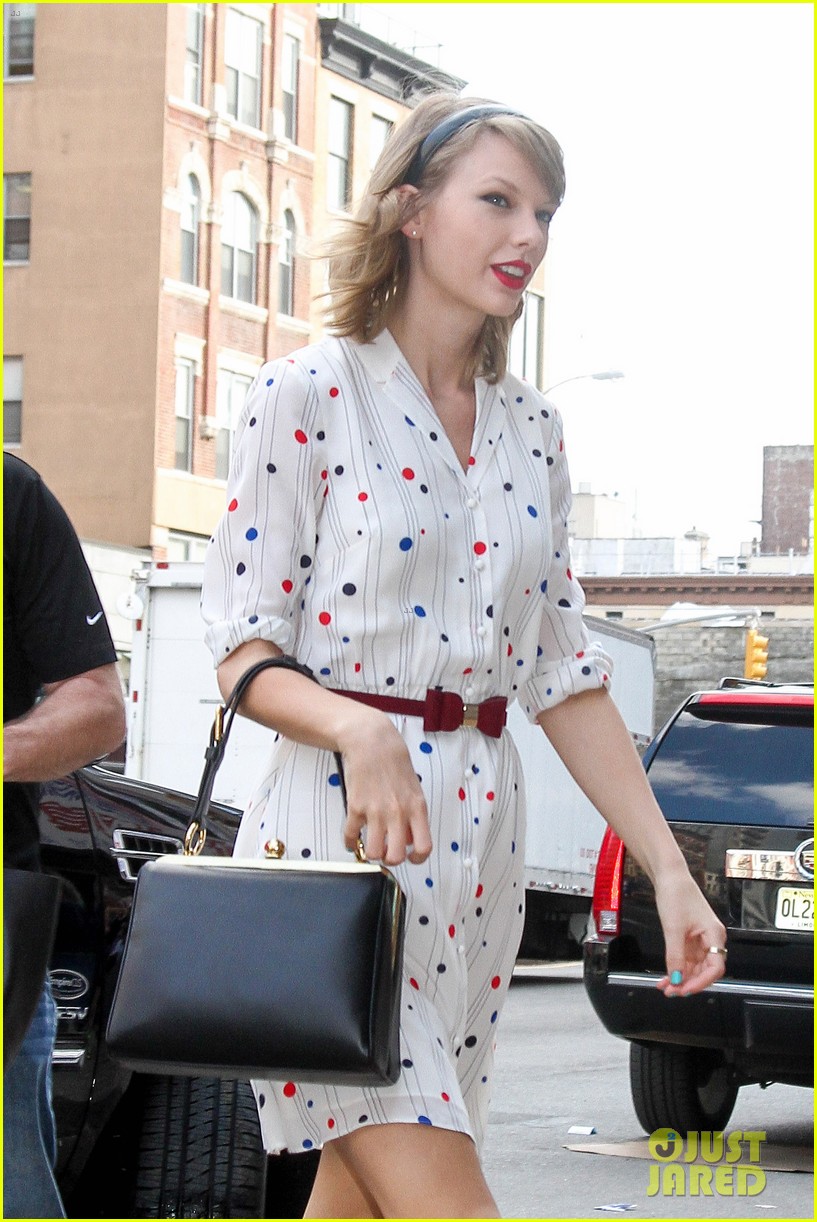 Taylor Swift's New Album is 'Coming Out Pretty Soon': Photo 3104093 ...
