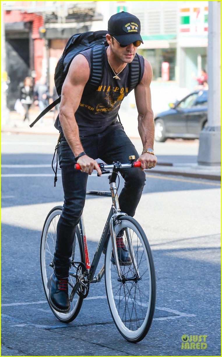 Jennifer Aniston Continues 'Cake' Filming, Justin Theroux Wears the ...