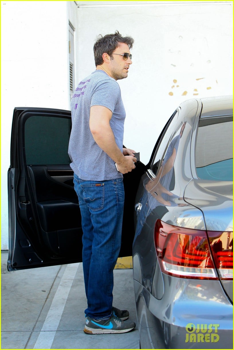 Ben Affleck Sure Has Bulked Up for Batman - See His Buff Bod!: Photo ...