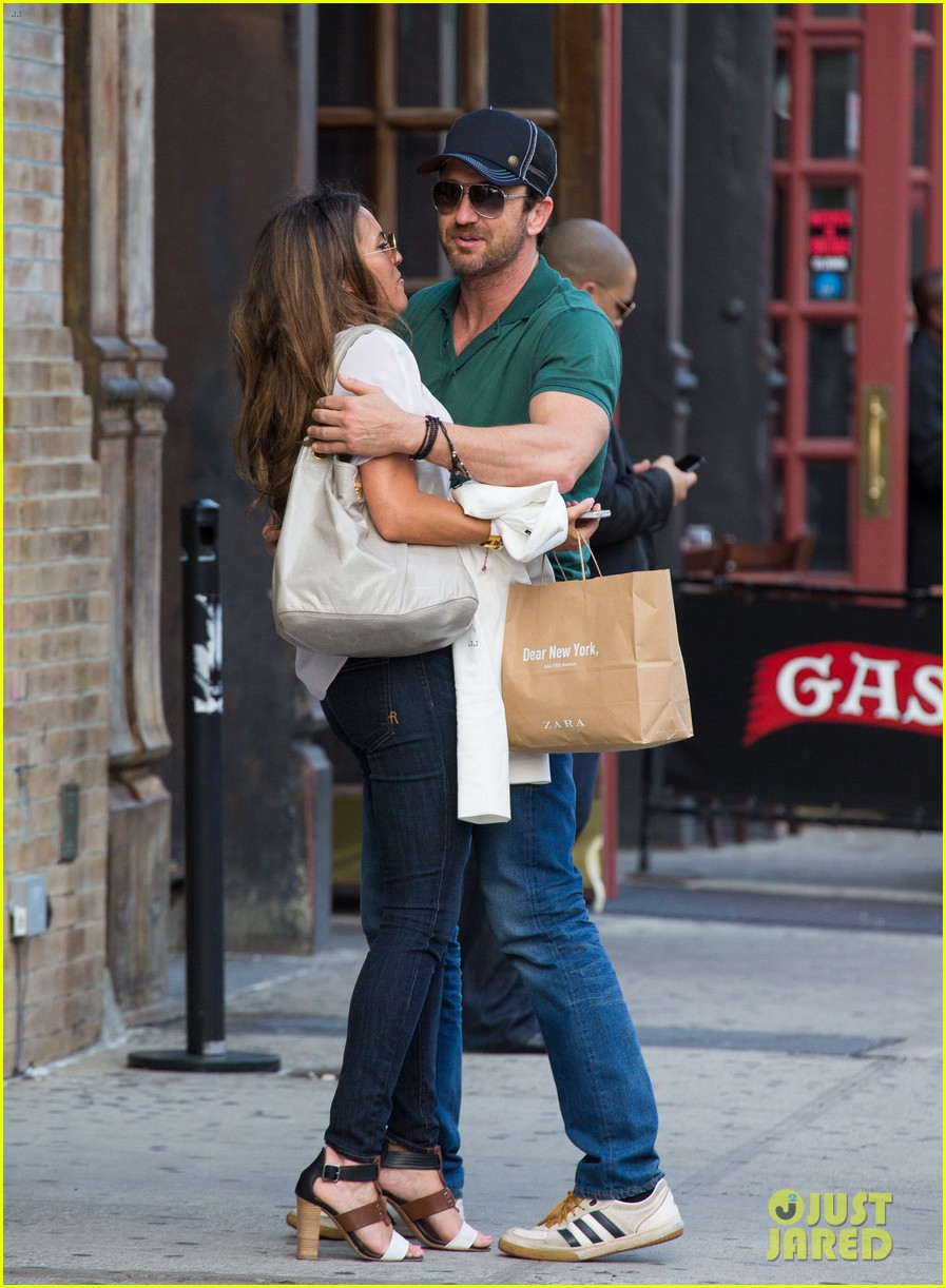 Gerard Butler Hugs & Kisses Mystery Woman Outside His Hotel: Photo ...