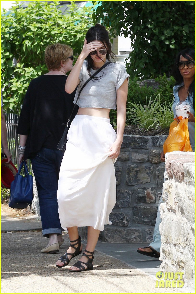 Kendall & Kylie Jenner Take Khloe Kardashian's Jeep for a Spin!: Photo ...