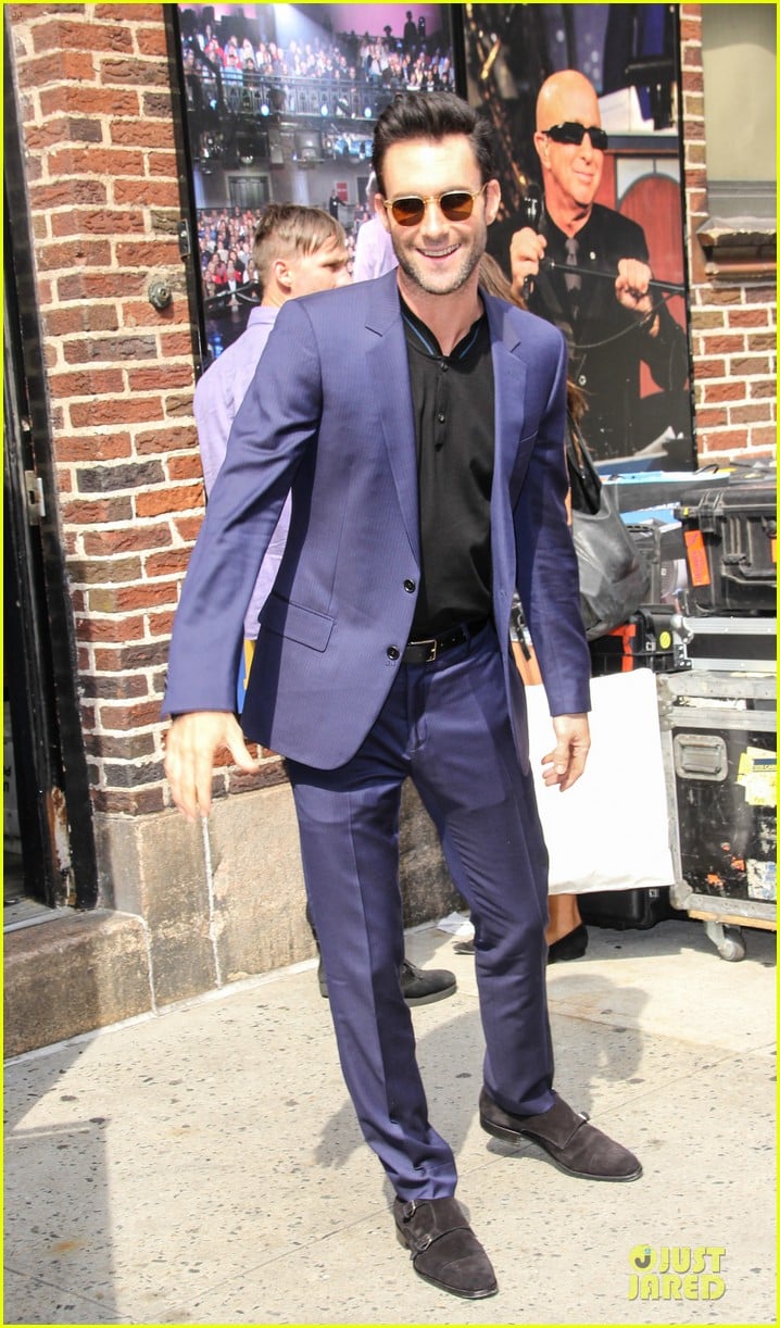 Adam Levine Serenades Us With 'Lost Stars' For 'Begin Again' - Watch ...