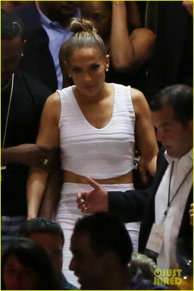 Jennifer Lopez Celebrates Her Hometown Concert with T.I.!: Photo ...