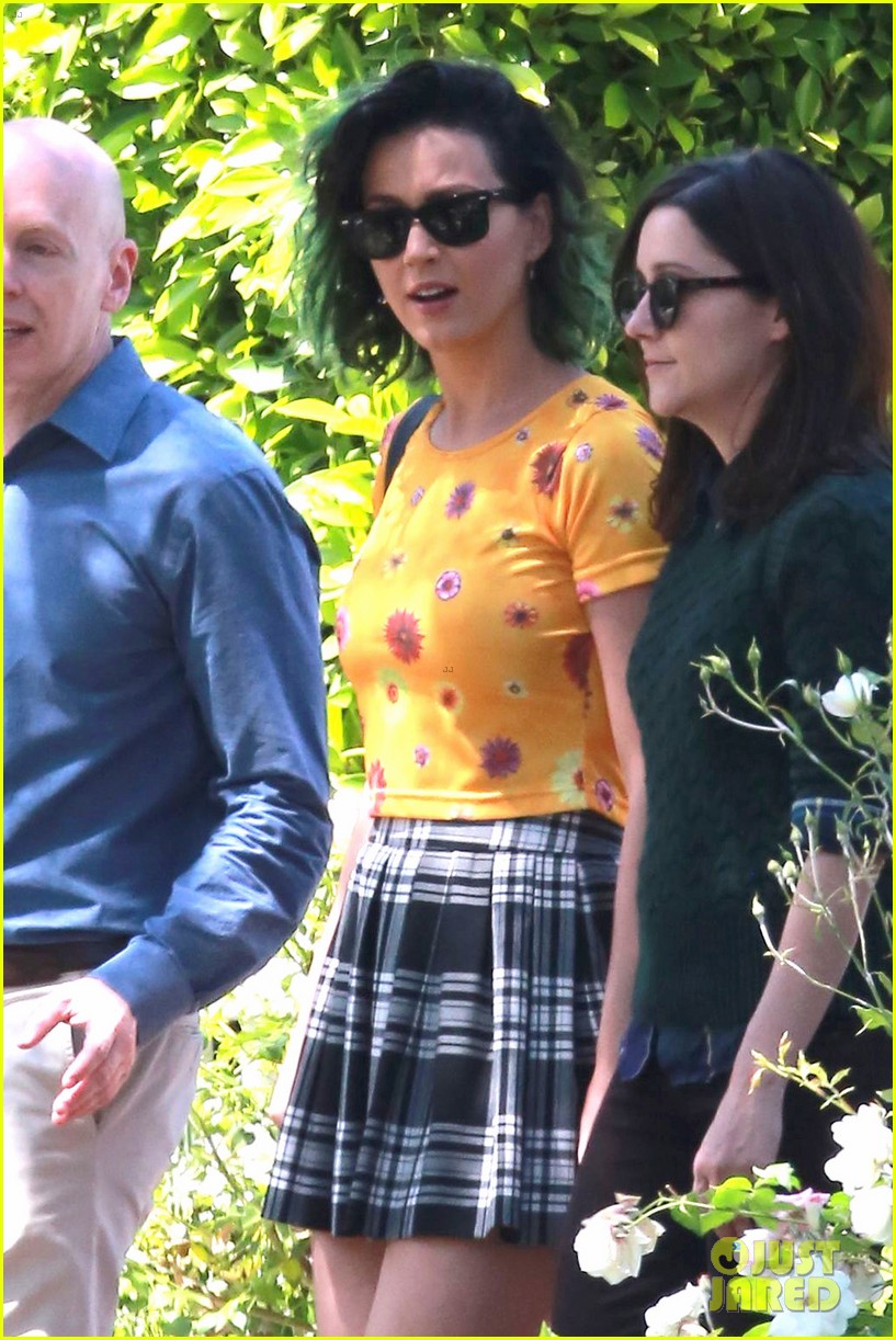 Katy Perry Wishes Happy Father's Day to Her 'Amazingly Weird' Dad ...