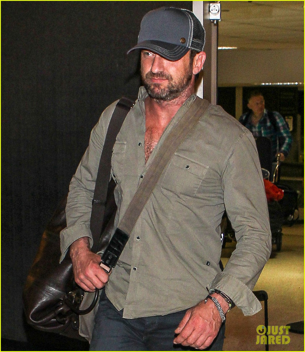 Gerard Butler Shows Off Chest Hair Touching Down at LAX!: Photo 3162771 ...