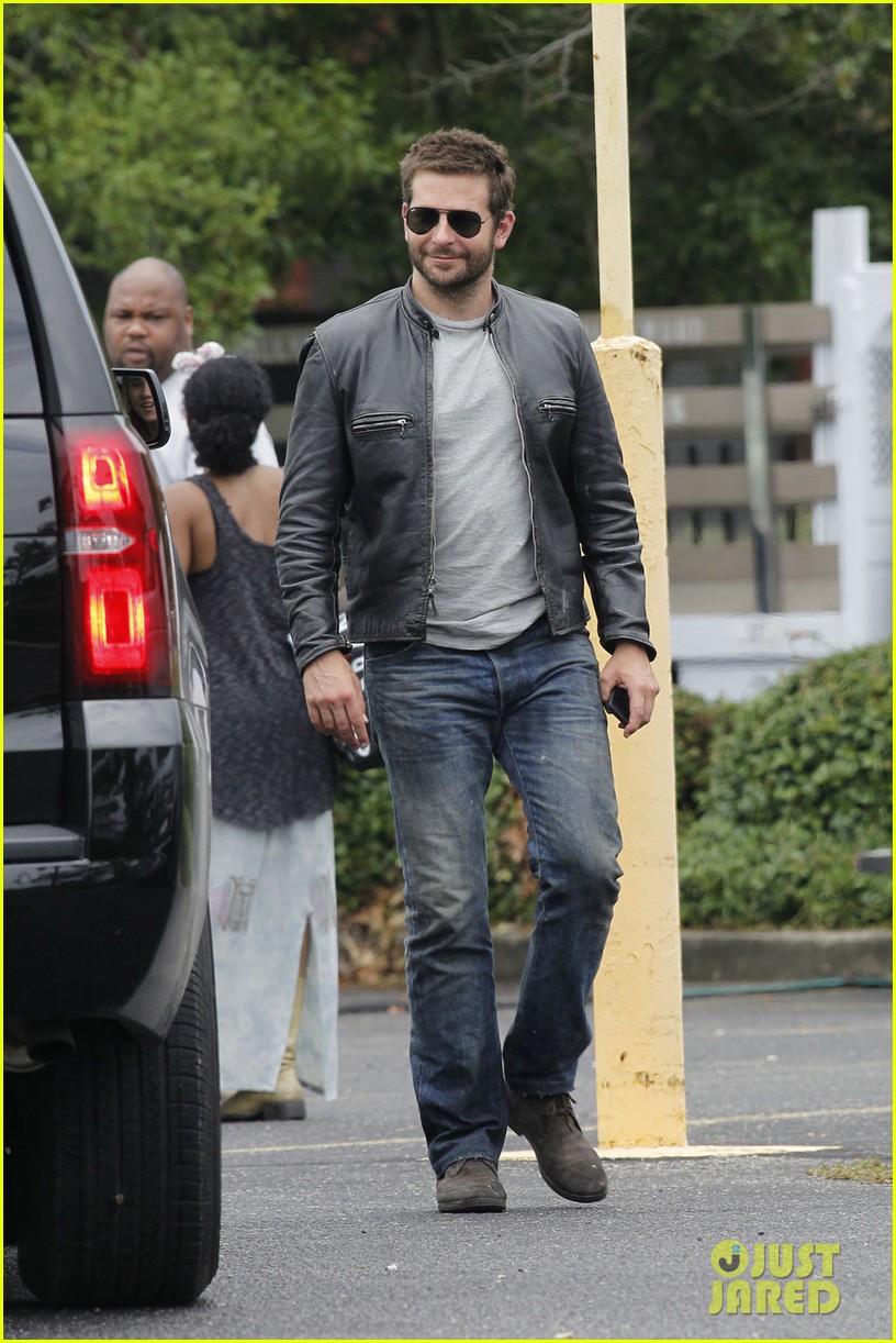Bradley Cooper Gets a Set Visit from Suki Waterhouse in New Orleans ...