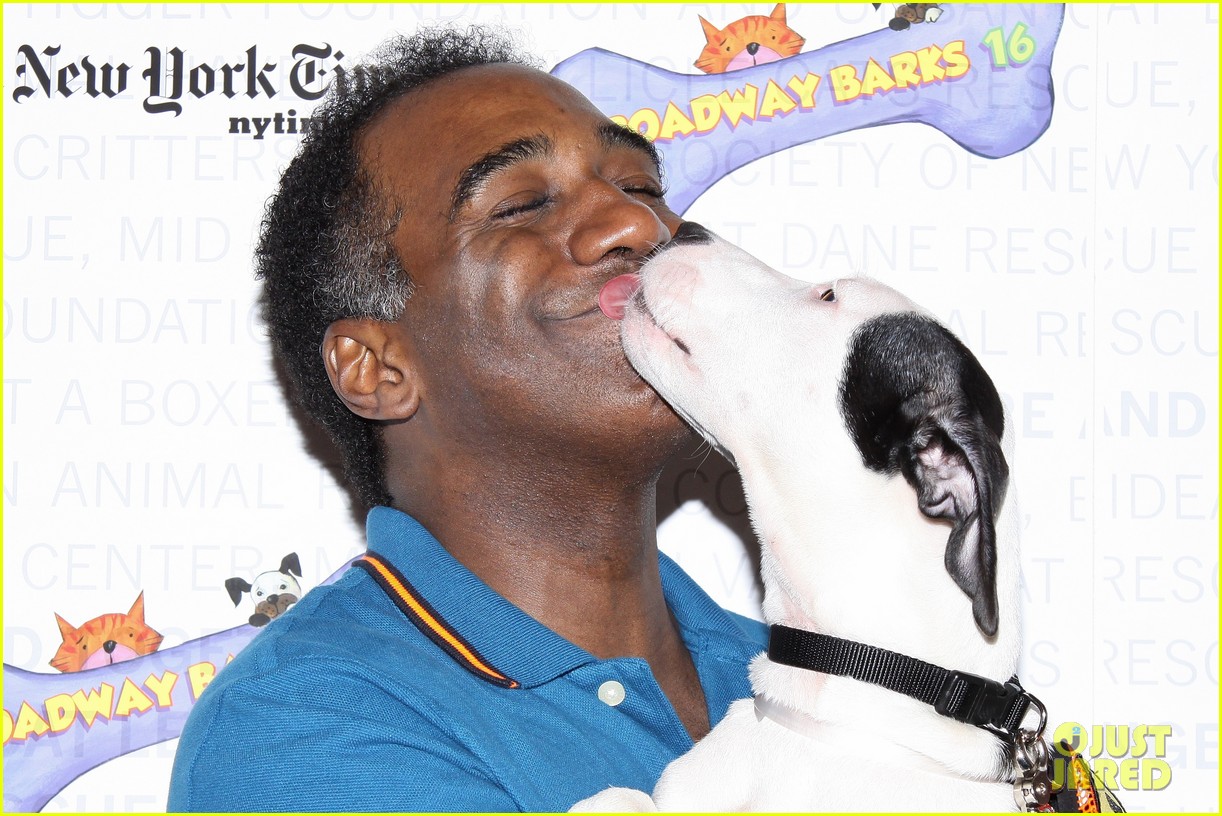 James Franco & Zach Braff Snuggle Some Cute Puppies & Kittens at ...