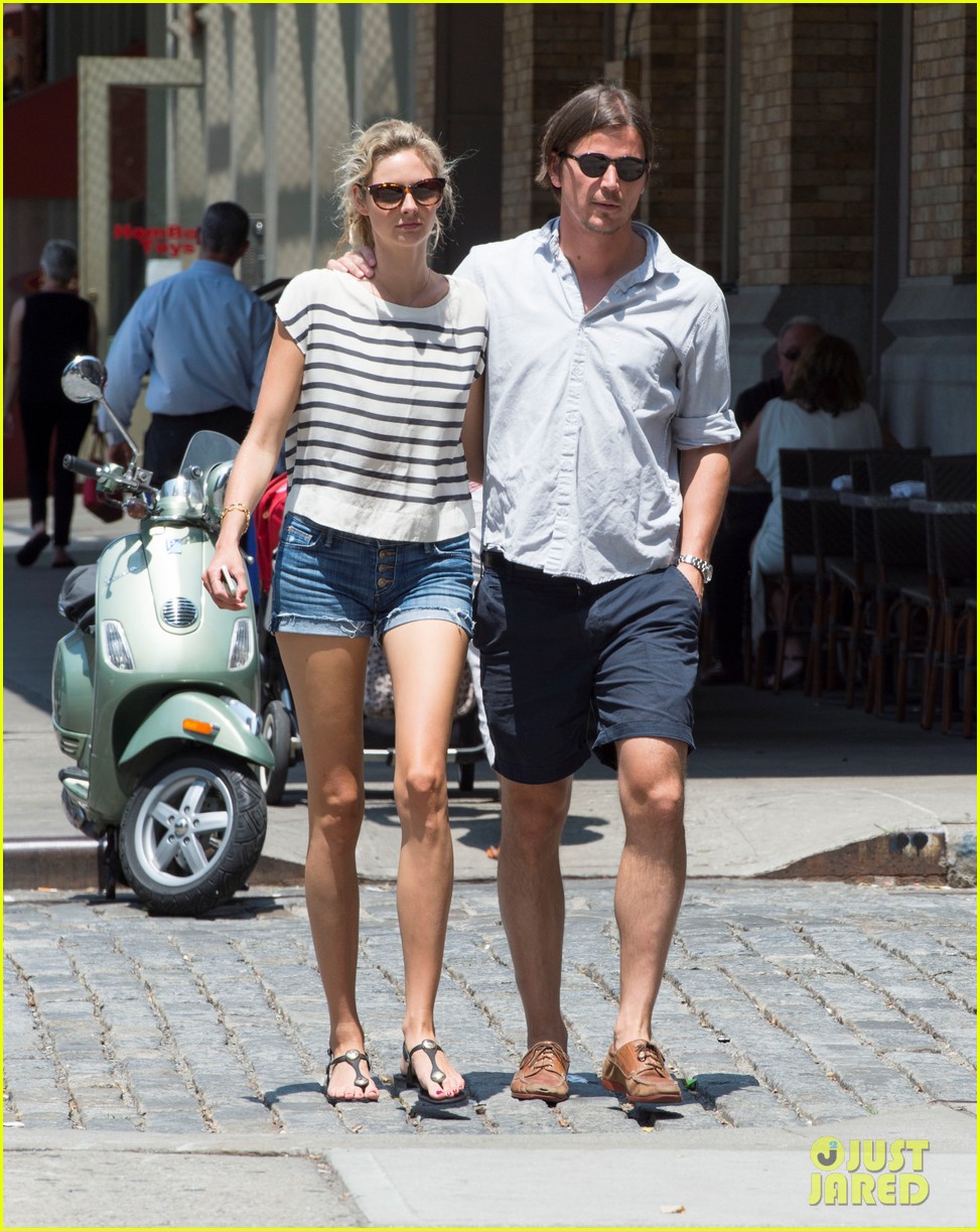 Josh Hartnett Keeps His Arms Around His Gal Tamsin Egerton: Photo ...