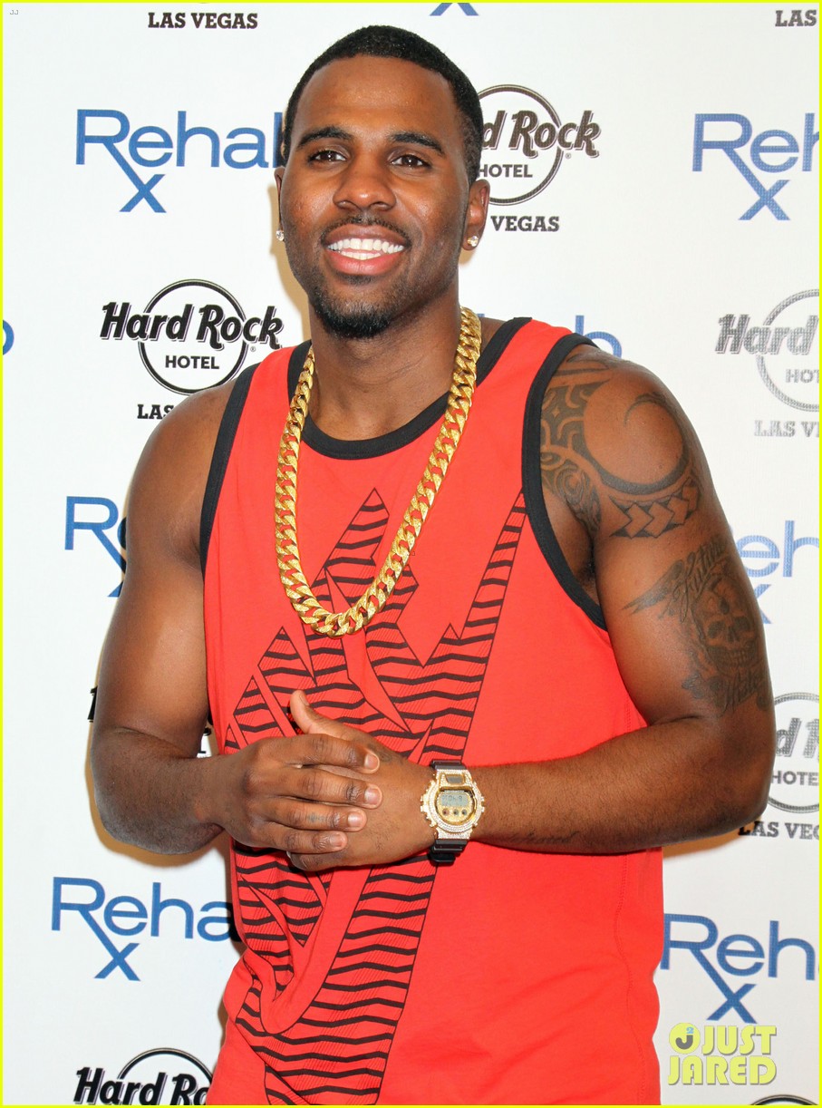 Jason Derulo Hosts Vegas Pool Party While Recovering From a Broken Rib ...