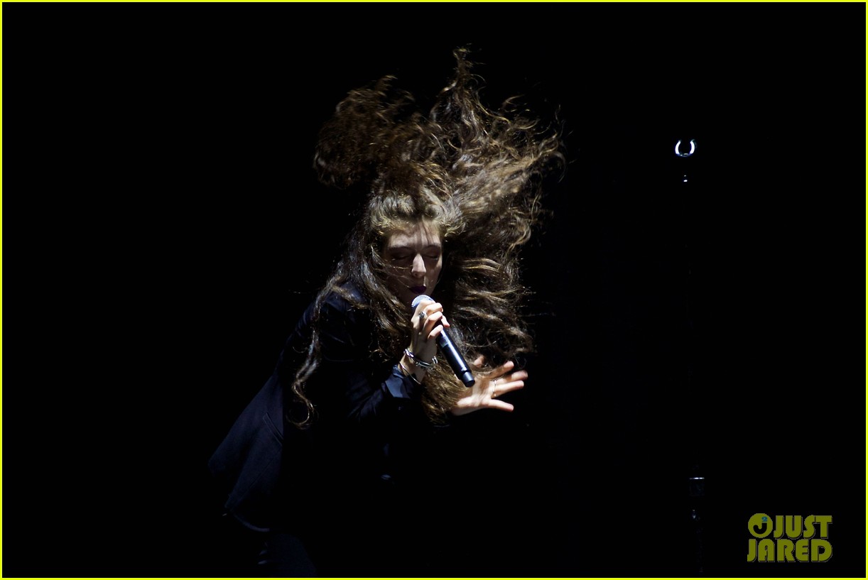 Lorde Performs in Perth for the First Time in a While!: Photo 3150009 ...