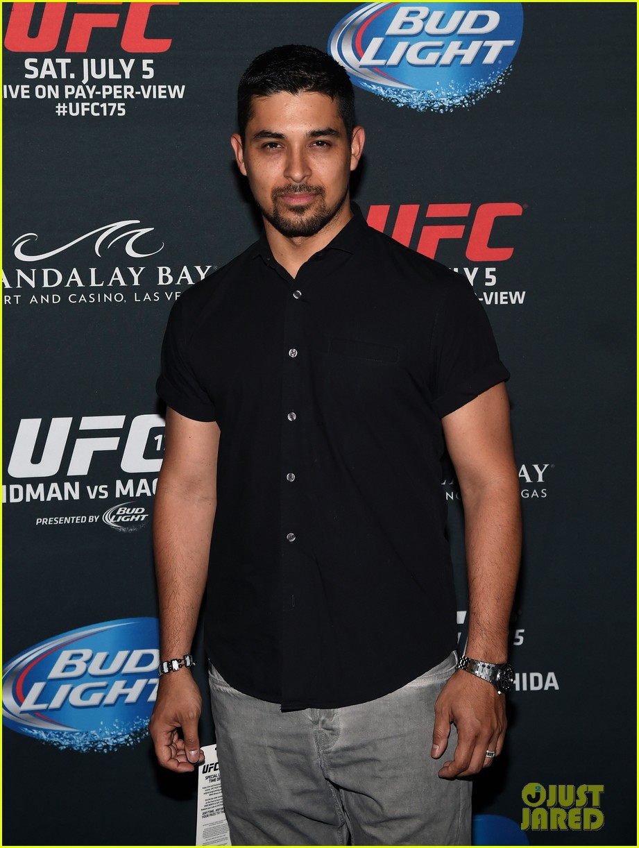 Demi Lovato & Boyfriend Wilmer Valderrama Check Out the UFC Fight ...