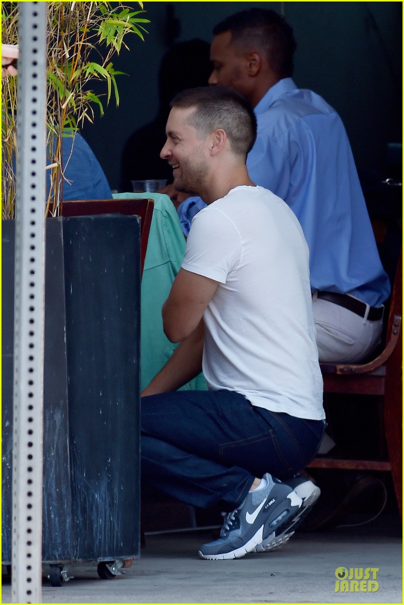 Tobey Maguire Let Lakers Use His Voice to Woo Basketball Star Carmelo ...