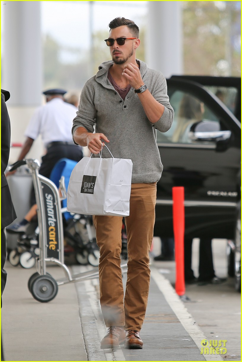 Lea Michele & New Boyfriend Matthew Paetz Aren't Afraid to Hold Hands ...