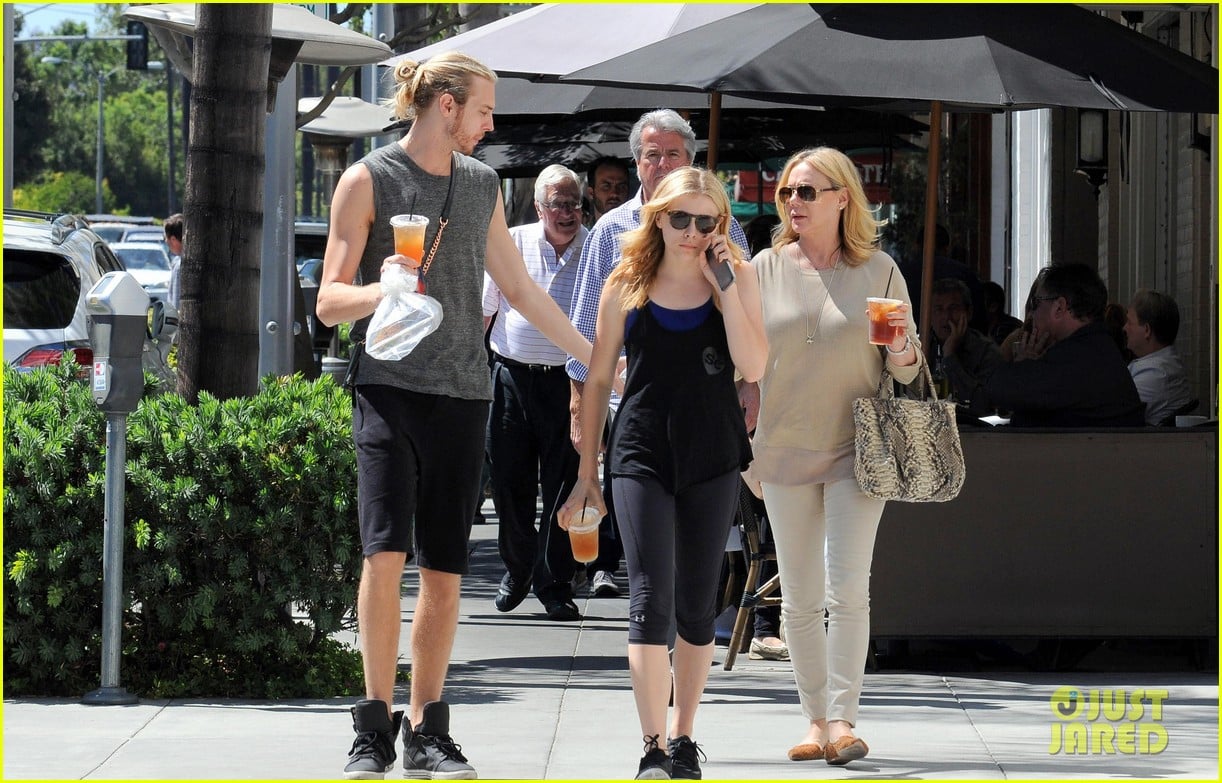 Chloe Moretz: Author Gayle Forman Talks Band Name Change in 'If I Stay ...