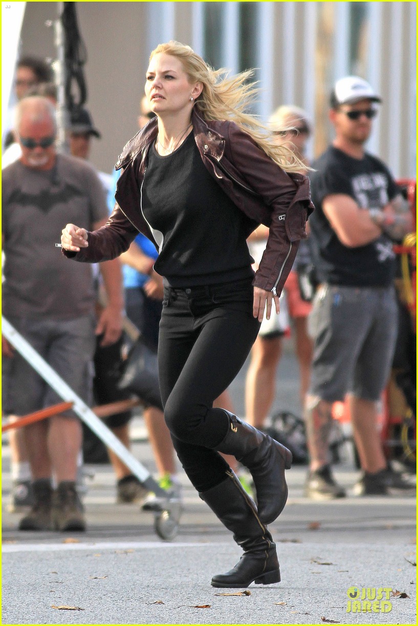 Jennifer Morrison & Josh Dallas Get Their Hearts Racing on 'Once' Set ...