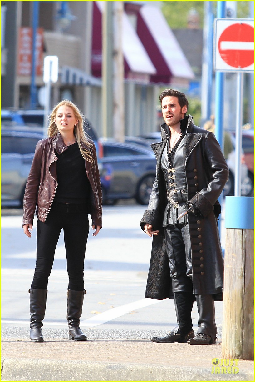 Jennifer Morrison & Josh Dallas Get Their Hearts Racing on 'Once' Set ...