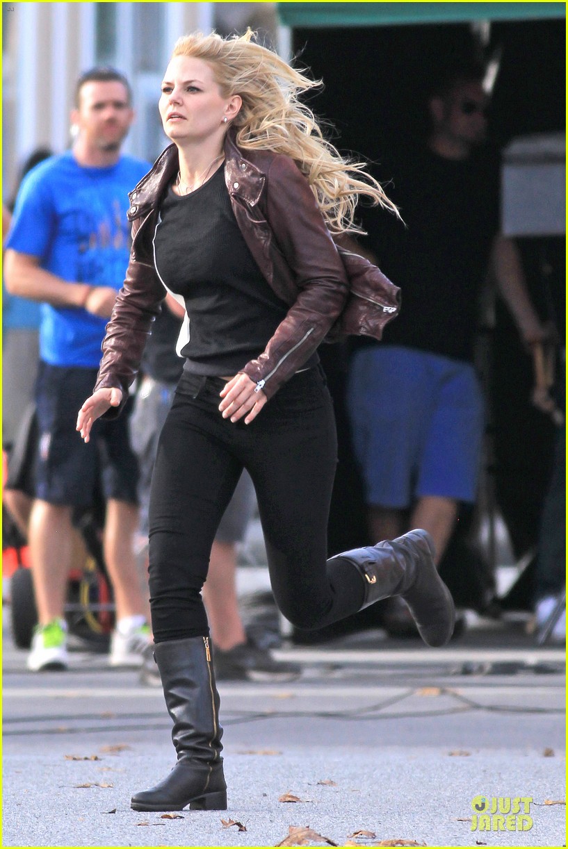 Jennifer Morrison & Josh Dallas Get Their Hearts Racing on 'Once' Set ...