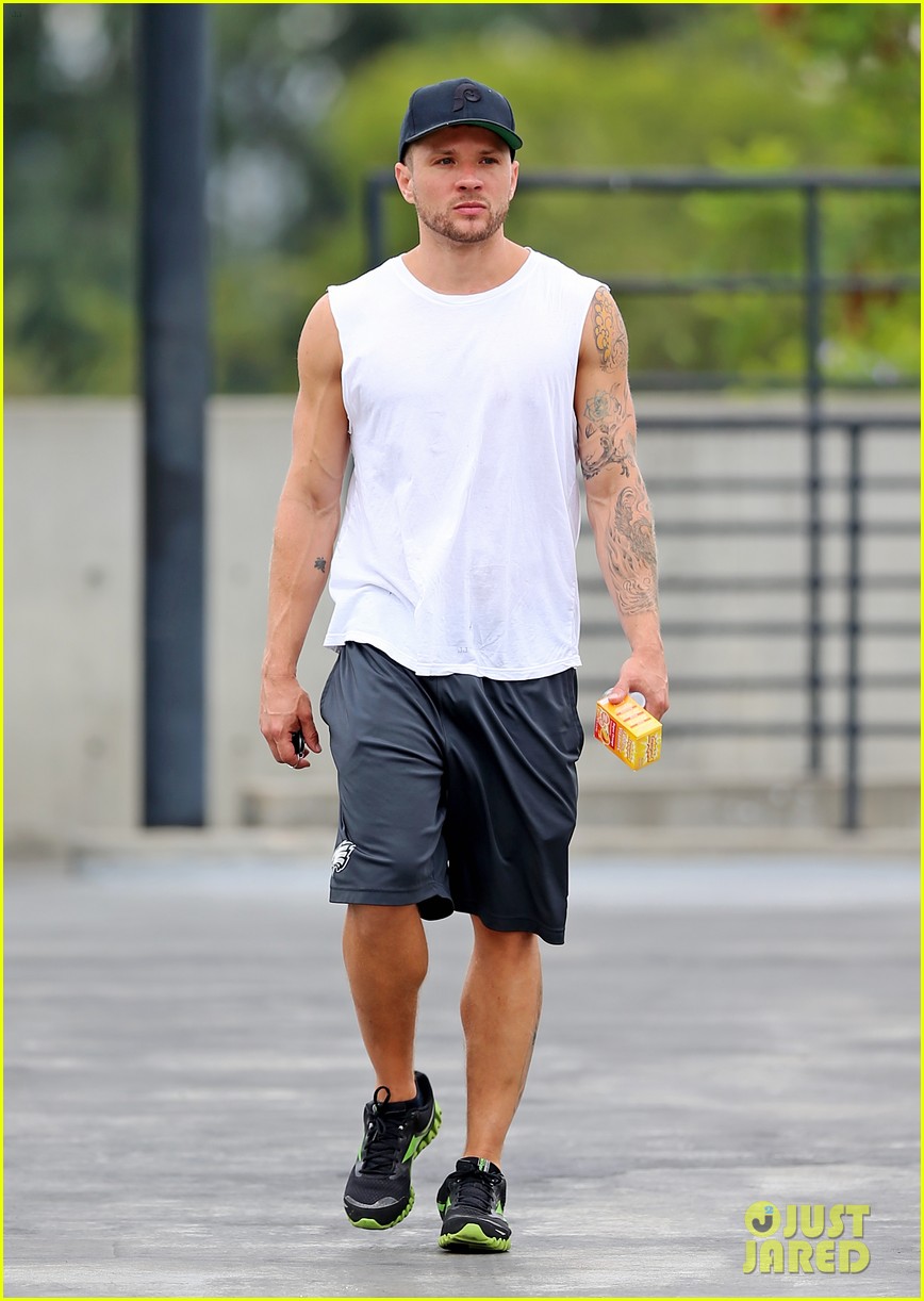 Ryan Phillippe's Directorial Debut 'Catch Hell' Will Hit Theaters in ...