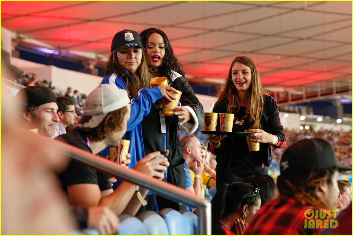 Rihanna Flashed the World Cup Crowd & We Have the Pics Here!: Photo ...