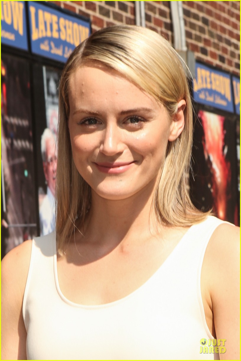 Taylor Schilling Is Such a Sweetheart to Fans at 'Letterman'!: Photo ...