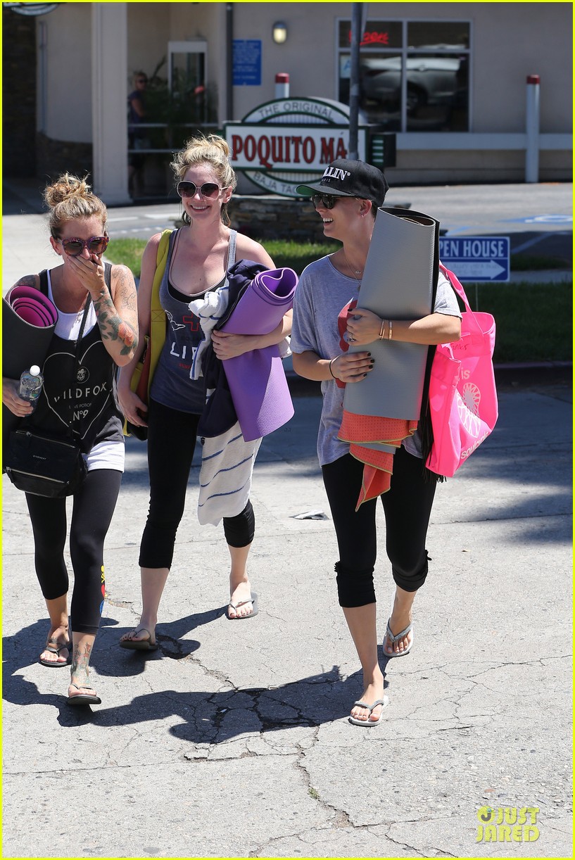 Kaley Cuoco Shows She's Ballin' After Getting New 'Big Bang Theory ...