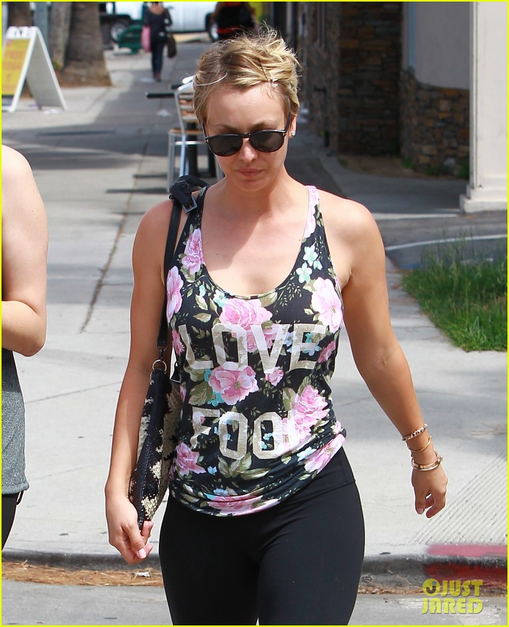 Kaley Cuoco's Personal Trainer Dishes On How to Get Her Amazing Figure ...
