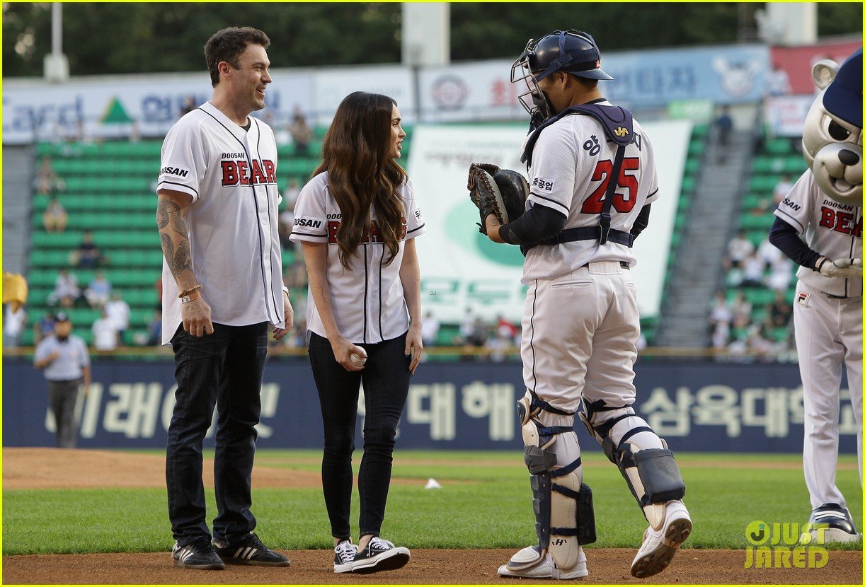 Megan Fox Throws First Pitch at Seoul Baseball Game Before More 'TMNT ...
