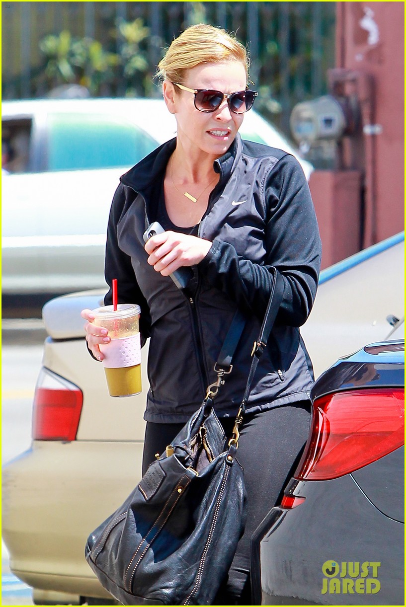 Chelsea Handler Hits the Gym with Her Happy Dog Chunk!: Photo 3168564 ...