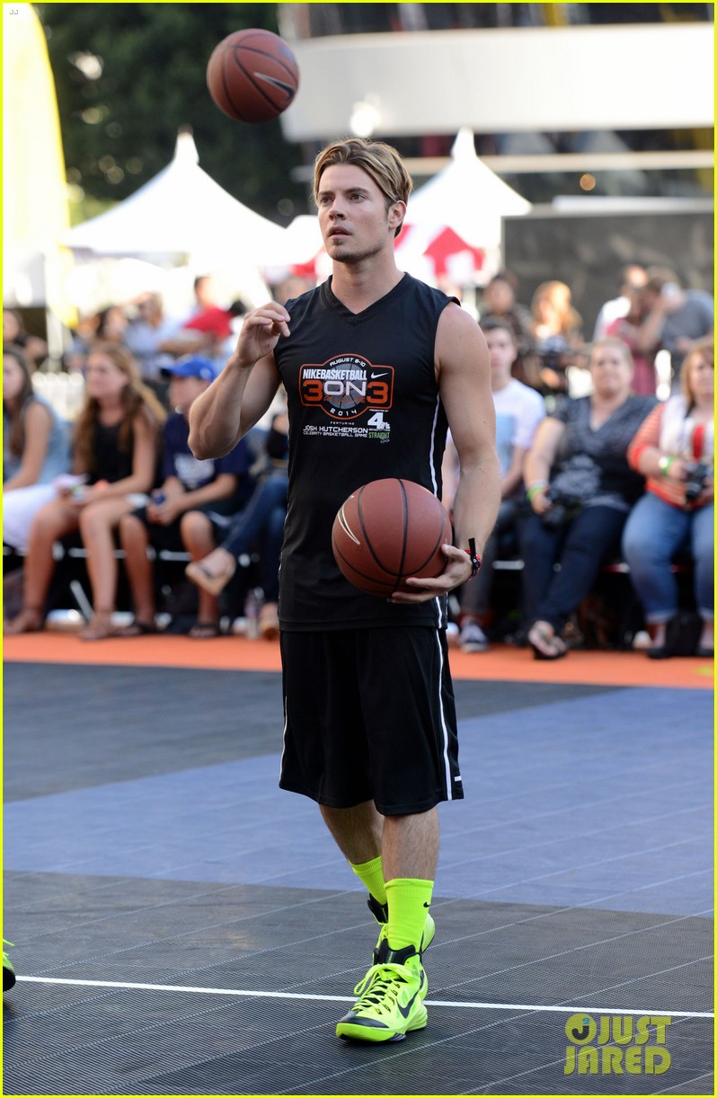 Dallas' Josh Henderson Muscles Up for SBNN Basketball Game: Photo ...