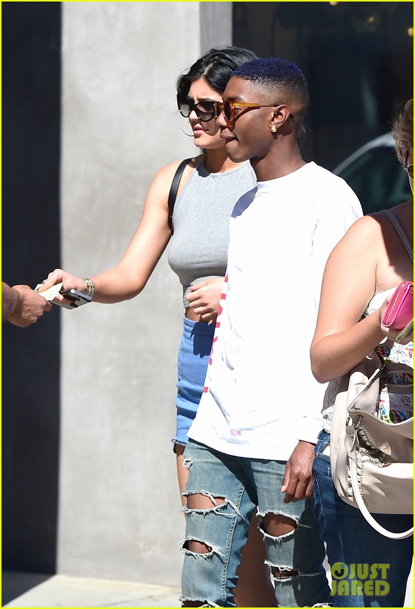 Kendall & Kylie Jenner Show Off Their Midriffs in West Hollywood ...