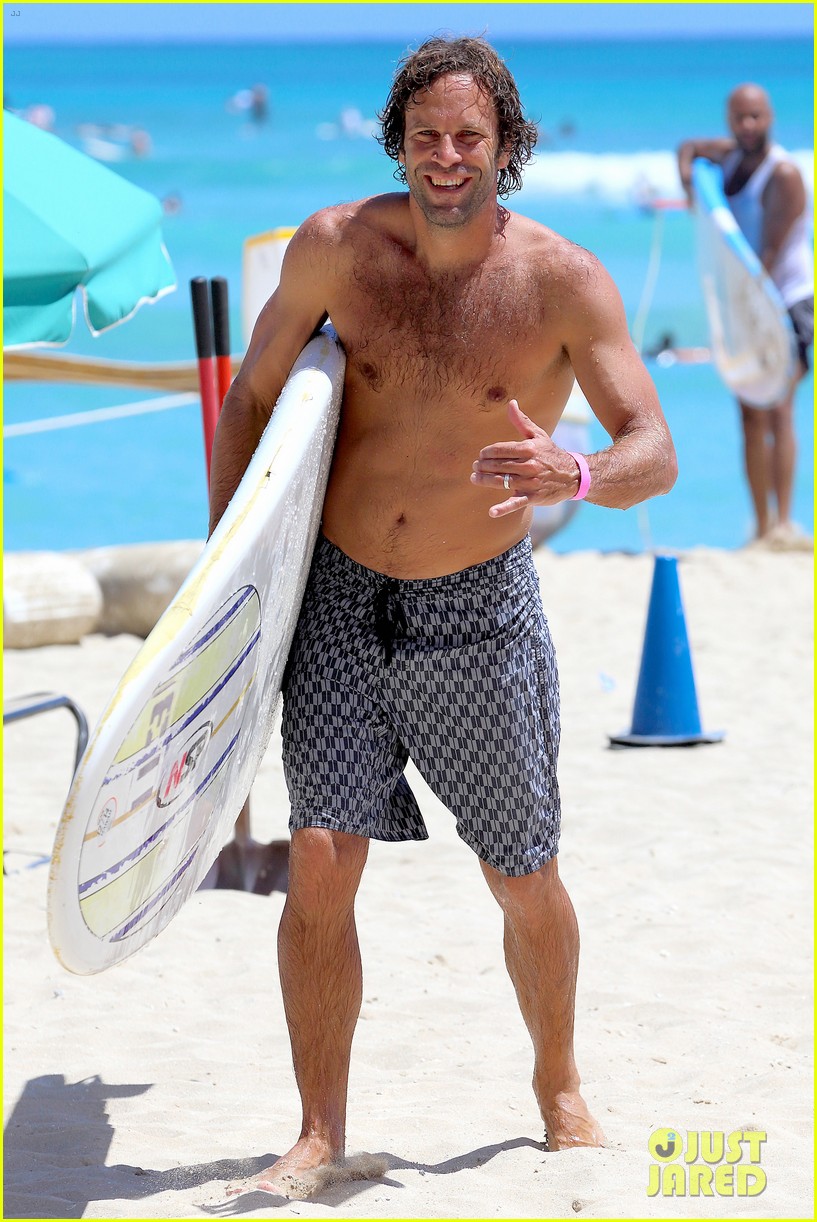 Jack Johnson Shows Off Hot Body for Shirtless Surf Session!: Photo ...