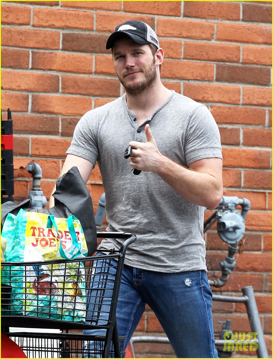 Hunky Chris Pratt Steps Out After Guardians of the Galaxy's Record ...