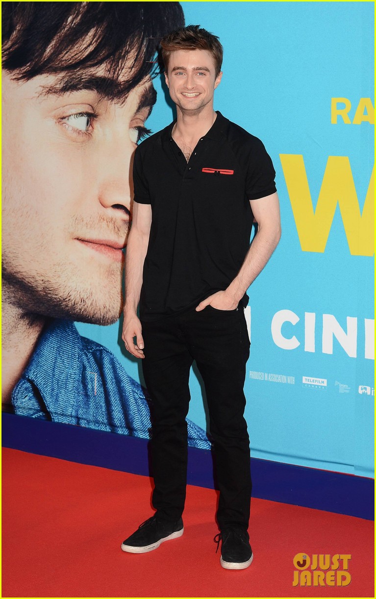 Daniel Radcliffe Hangs Out with Fans at 'What If' Dublin Premiere ...