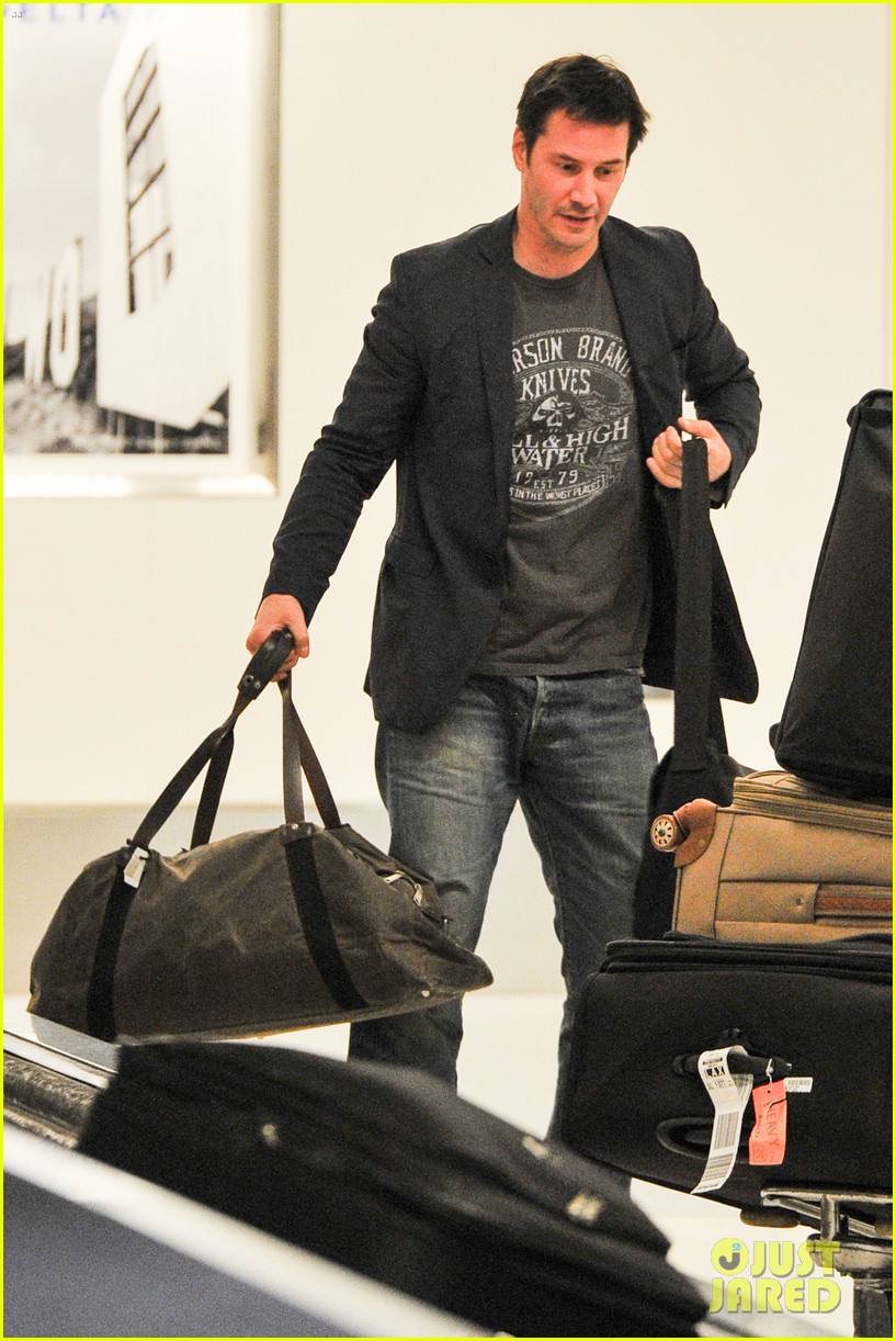 Keanu Reeves Shaves His Beard & Rocks Clean-Shaven Face!: Photo 3174773 ...