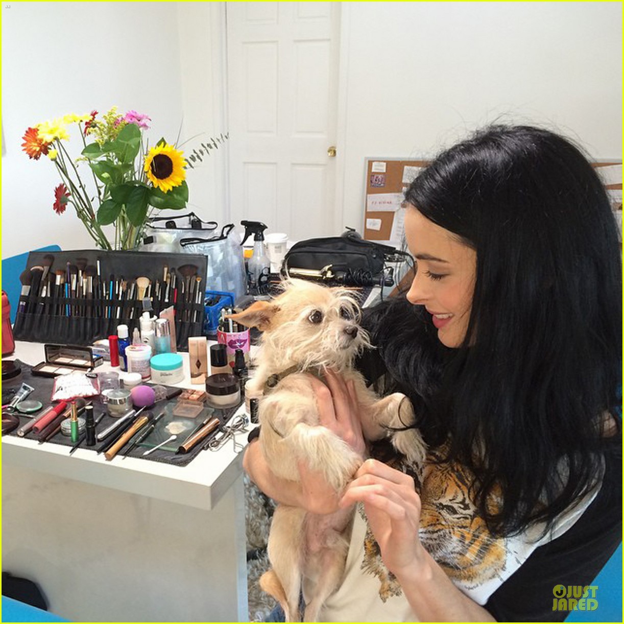 Krysten Ritter & Boyfriend Adam Granduciel Keep Their Distance During ...