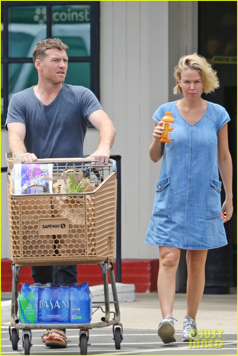 Sam Worthington & Lara Bingle Show Off Beach Bodies in Hawaii: Photo ...