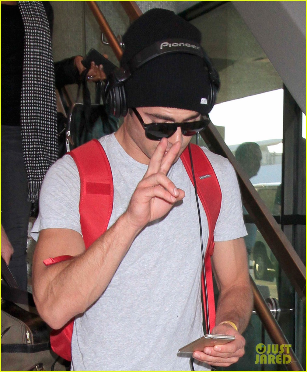 Zac Efron is the 'Furthest Thing From a Prima Donna,' Says Director Max ...