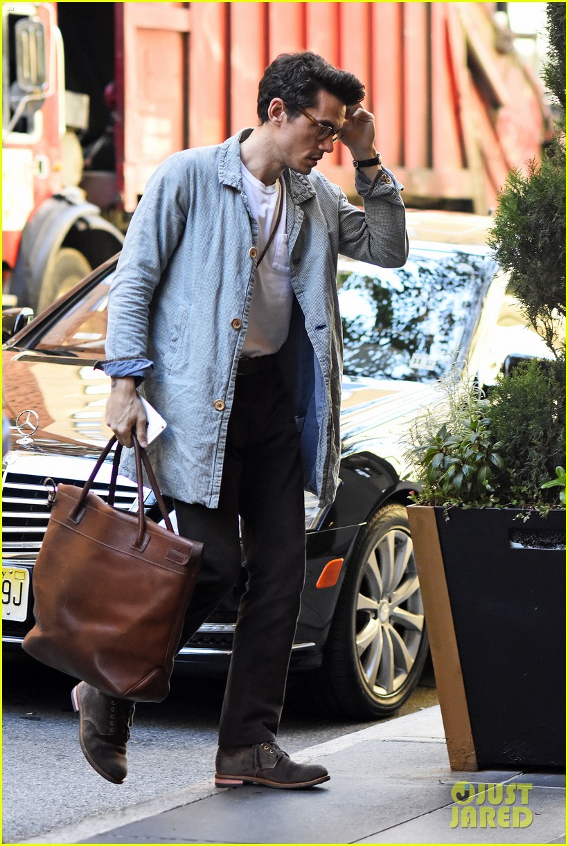 John Mayer Has an Idea for Knowing When to Put on Deodorant: Photo ...